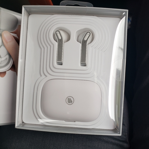 Merkury Innovations | Headphones | Nwt Strata True Wireless Earbuds By ...